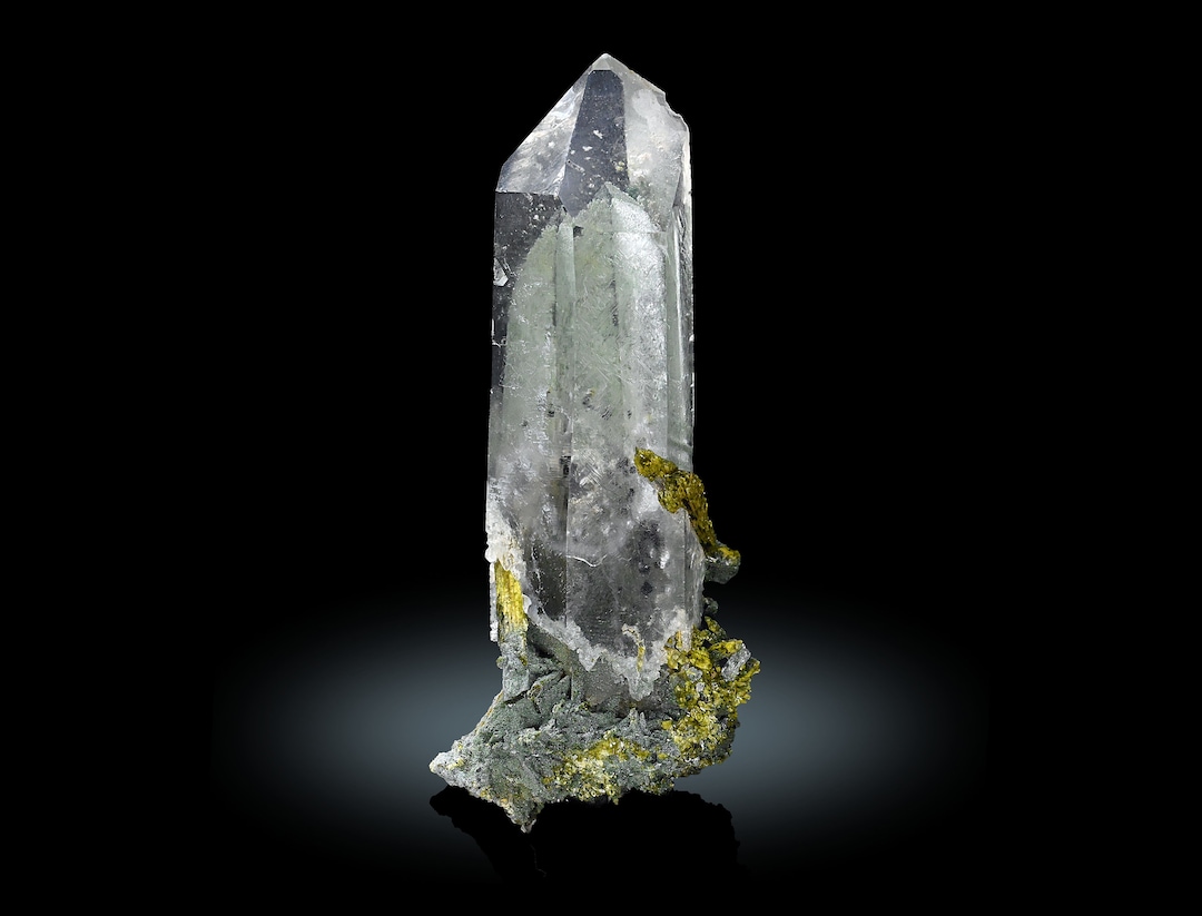 94 Grams Phantom Inclusion Chlorine Quartz Crystal With Epidote 10x4 ...