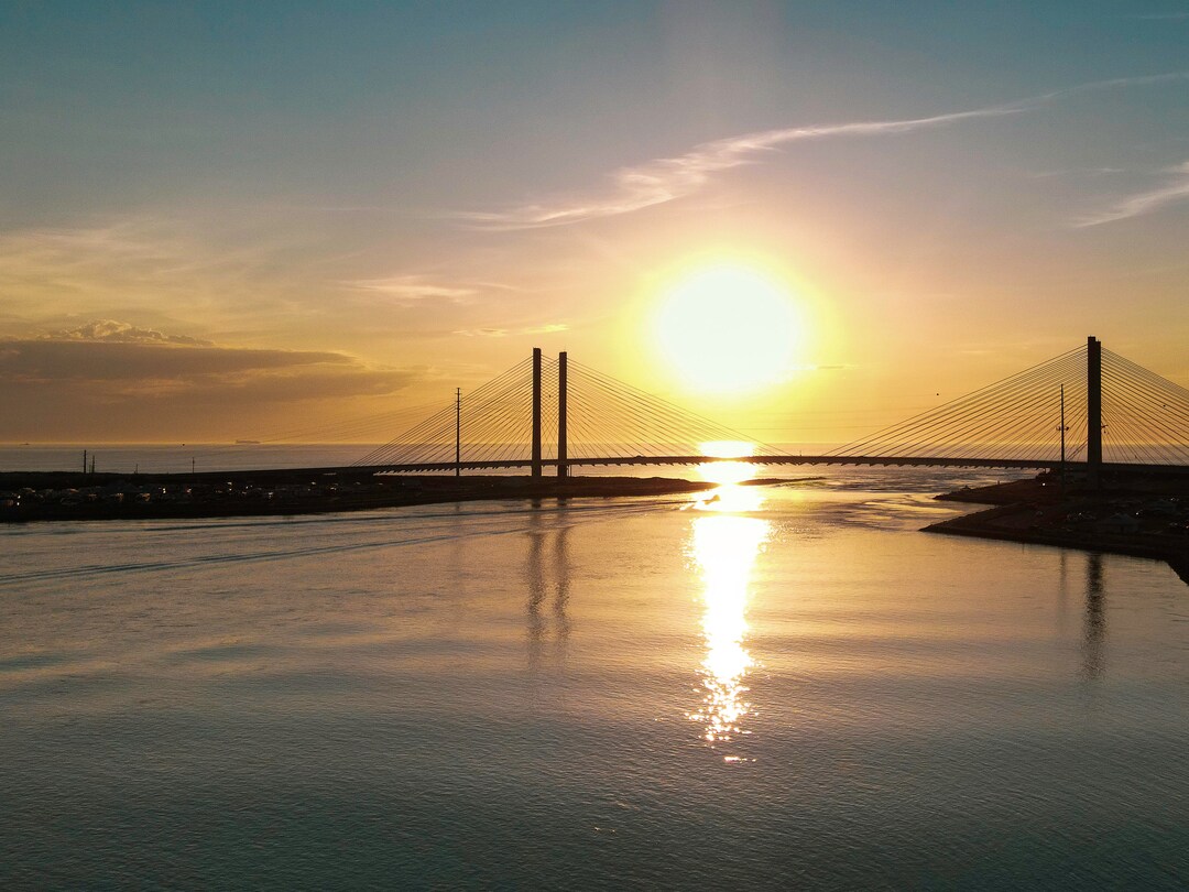 Charles Cullen Memorial Bridge at Sunrise - Etsy