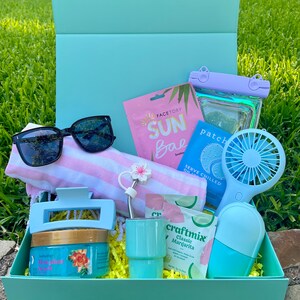 Beach Theme Gift - 60+ Gift Ideas for 2024