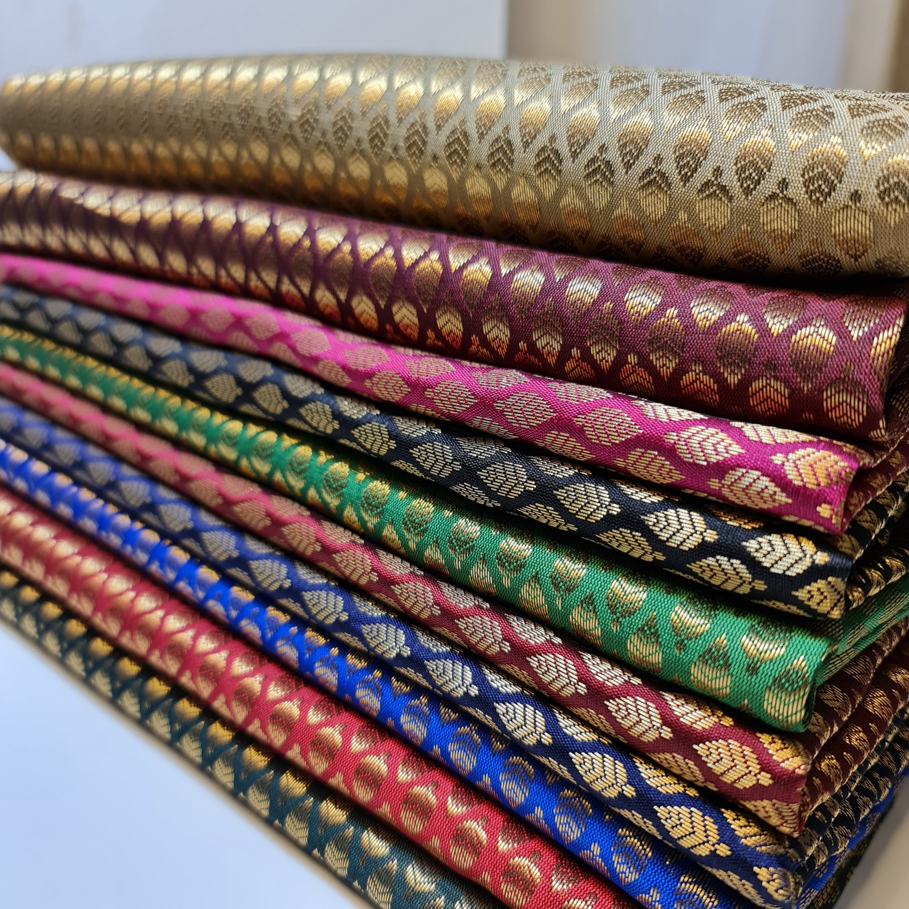 Luxurious Ornamental Paisley Gold Metallic Print Indian Poly - Etsy