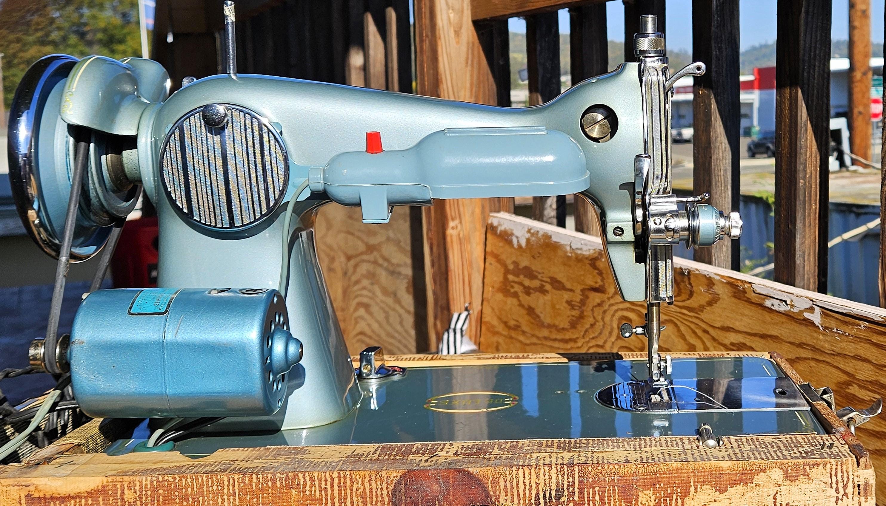 Sky Blue Universal Precision Deluxe Sewing Machine in Case W/pedal and ...