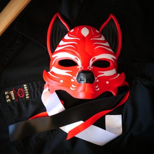 Red Kitsune Mask a Traditional Mask for Wearing & Deco | Red Kitsune ...