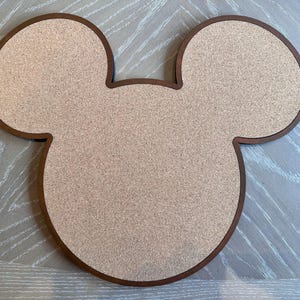 Disney’s Mickey Mouse , Minnie Mouse Pin Board, Disney Pin Trading ...