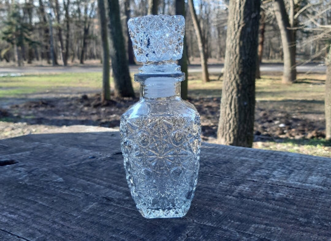 Small Glass Decanter, Whiskey Decanter, Vintage Carafe, Bar Décor, Gift ...