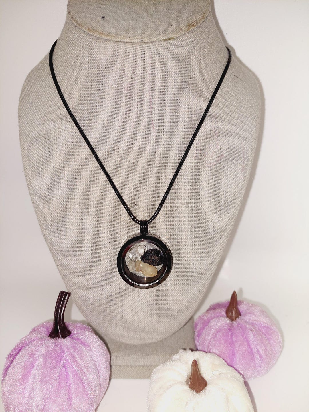 White Pulsating Light! Libyan Gold, Natrolite, Tanzanite, Okenite ...