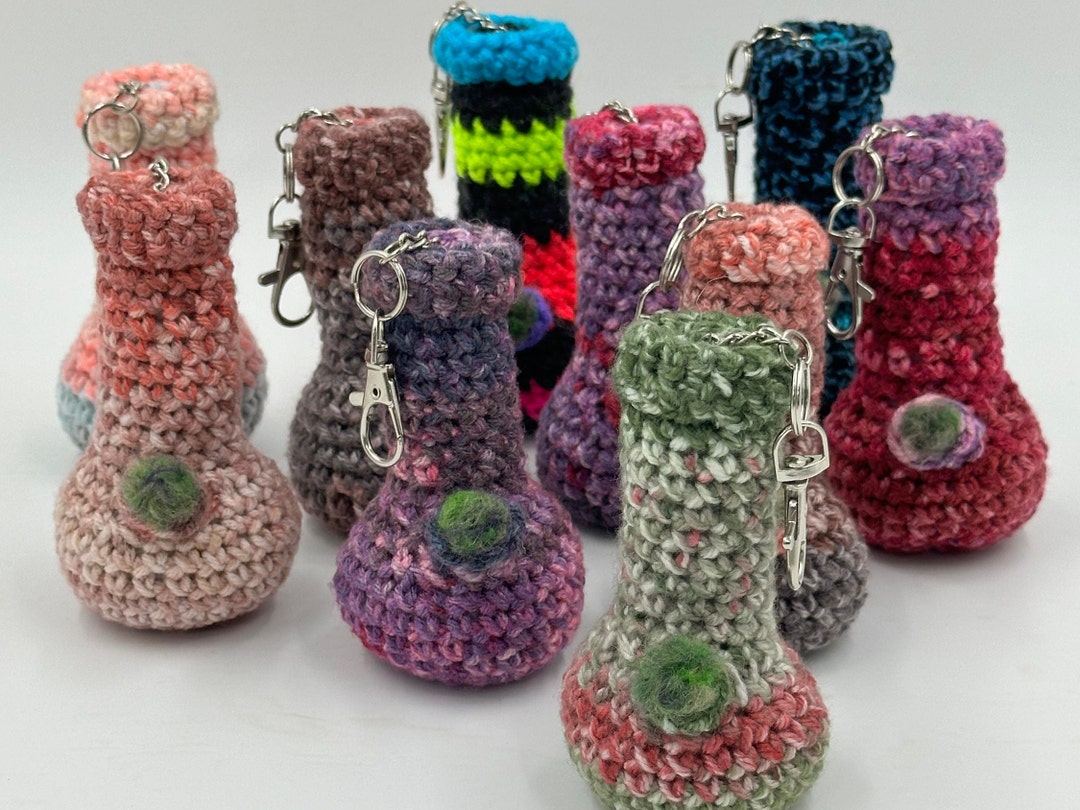 Crochet Mini Water Pipe Keychain, Bong Keychain, Novelty 420 Gift, Gift ...