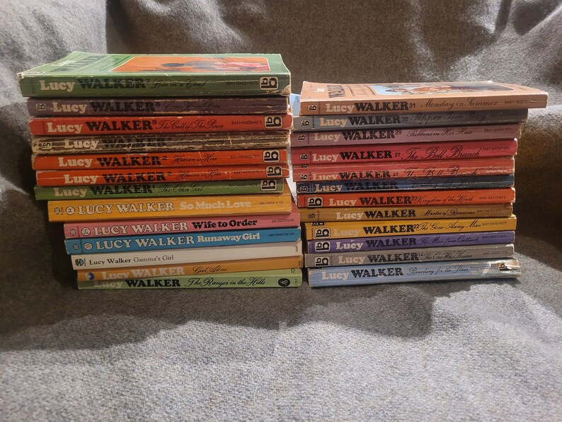 25 Volumes Vintage Lucy Walker Romance Novels, Most Printed in the ...