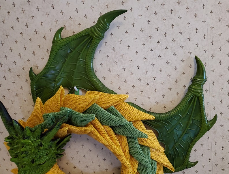 Light up Dragon Wreath Large Green and Yellow, With Wings, Mask, Tail ...