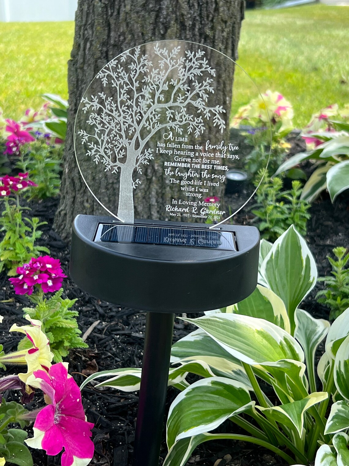 Personalized Memorial Garden Solar Light: Remembrance Gift - Etsy