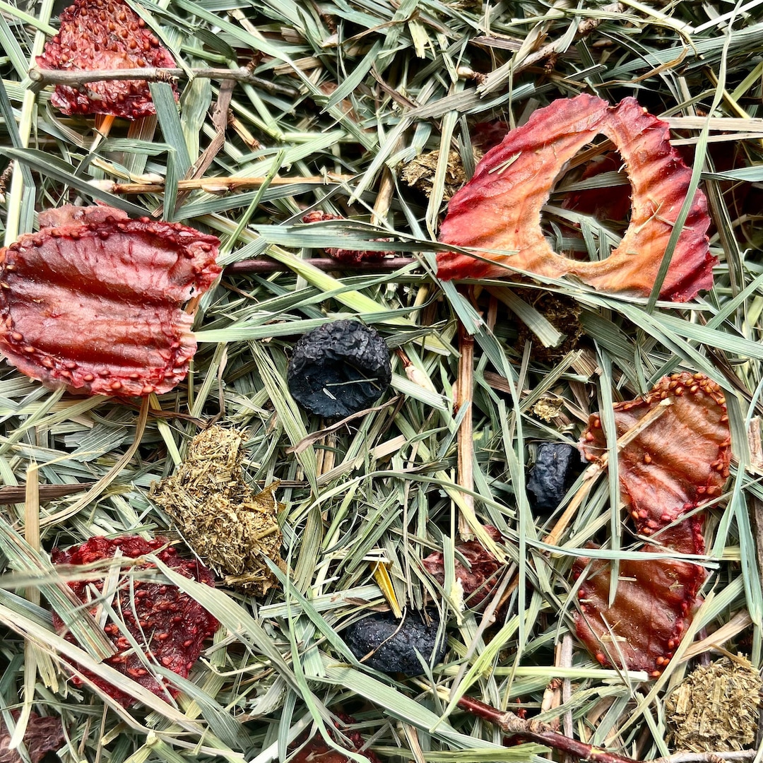 Forage Mix, "very Berry Mix," Hay Topper With Organic, Locally Grown ...