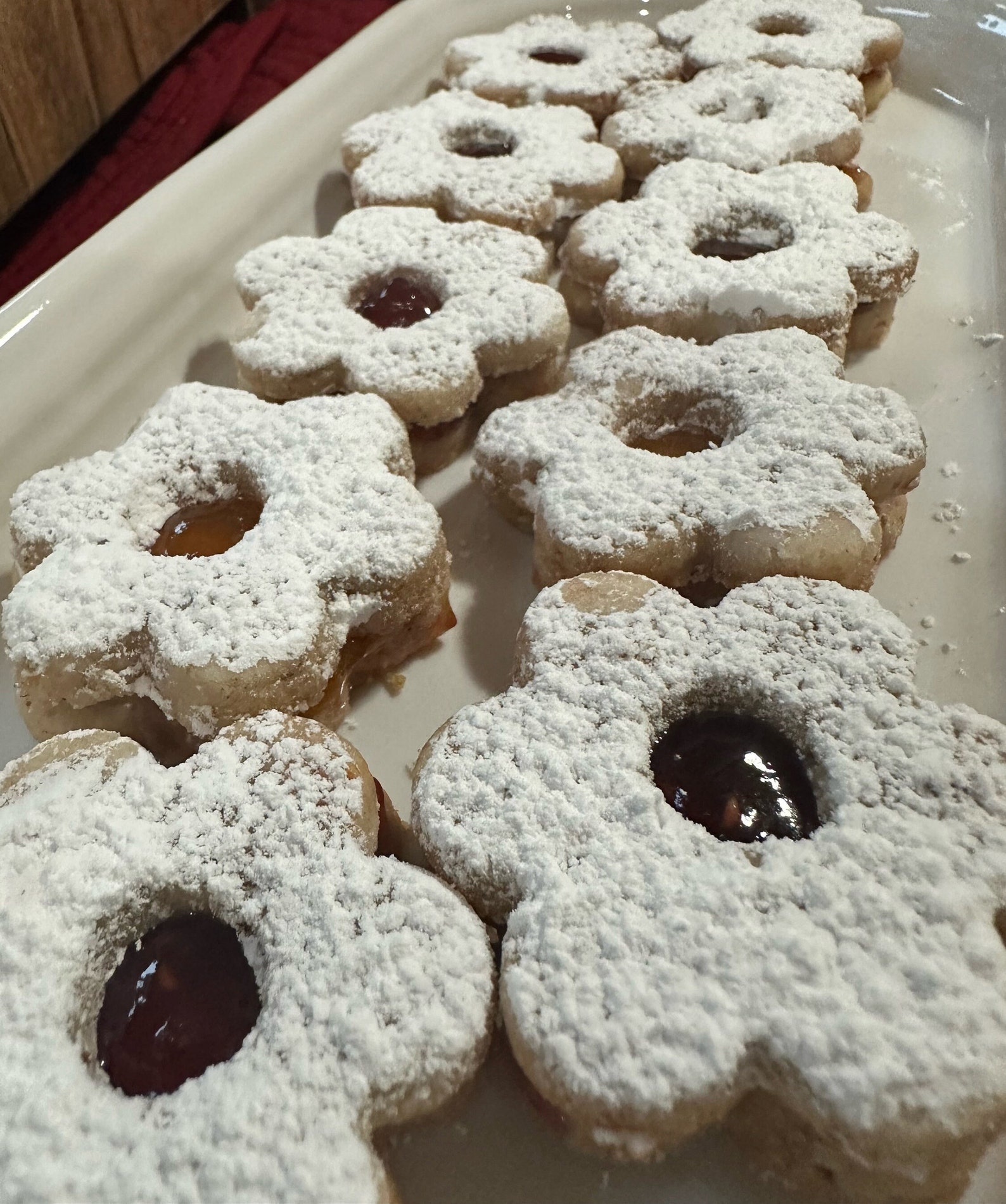 Classic Austrian Almond Linzer Cookies / Ischl Tartlets ...