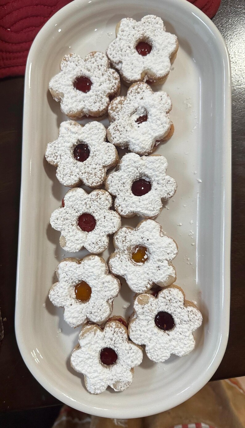 Classic Austrian Almond Linzer Cookies / Ischl Tartlets ...