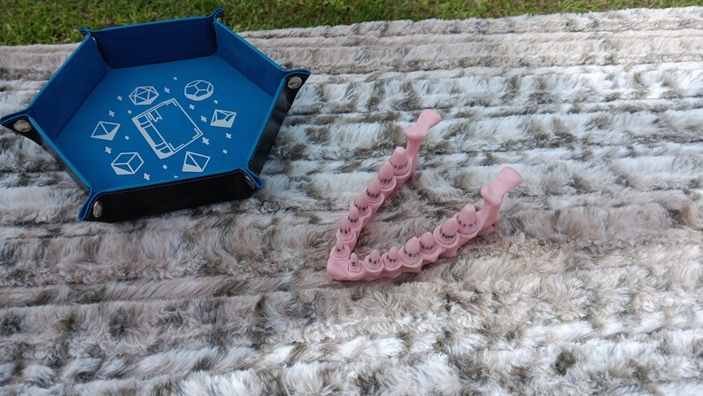 Dragon Jaw and Teeth Dice Set - Etsy