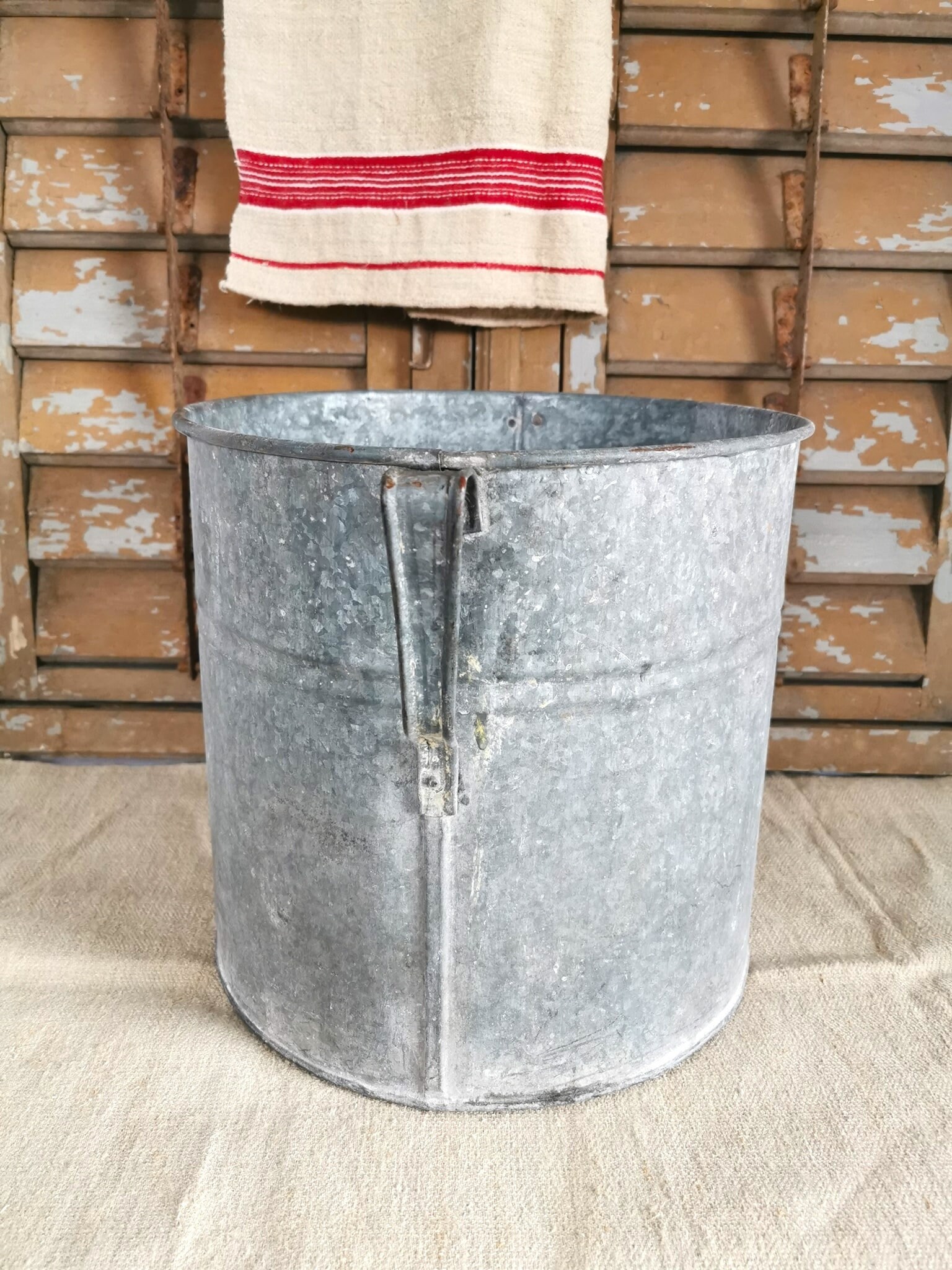 Old LARGE Galvanised Bucket With Handles / Seau Galvanisé Ancien ...