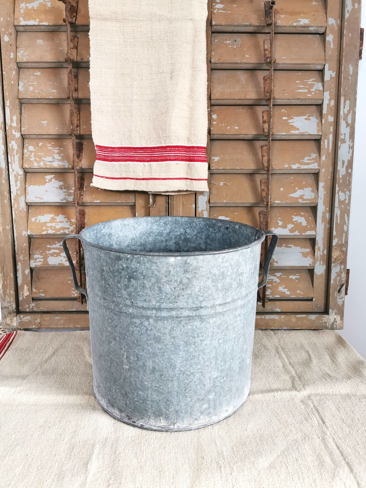 Old LARGE Galvanised Bucket With Handles / Seau Galvanisé Ancien ...