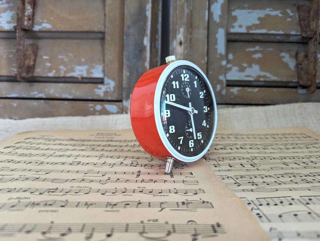 Französischer alter mechanischer Wecker Jaz / Antike 2-Glocken-Uhr ...