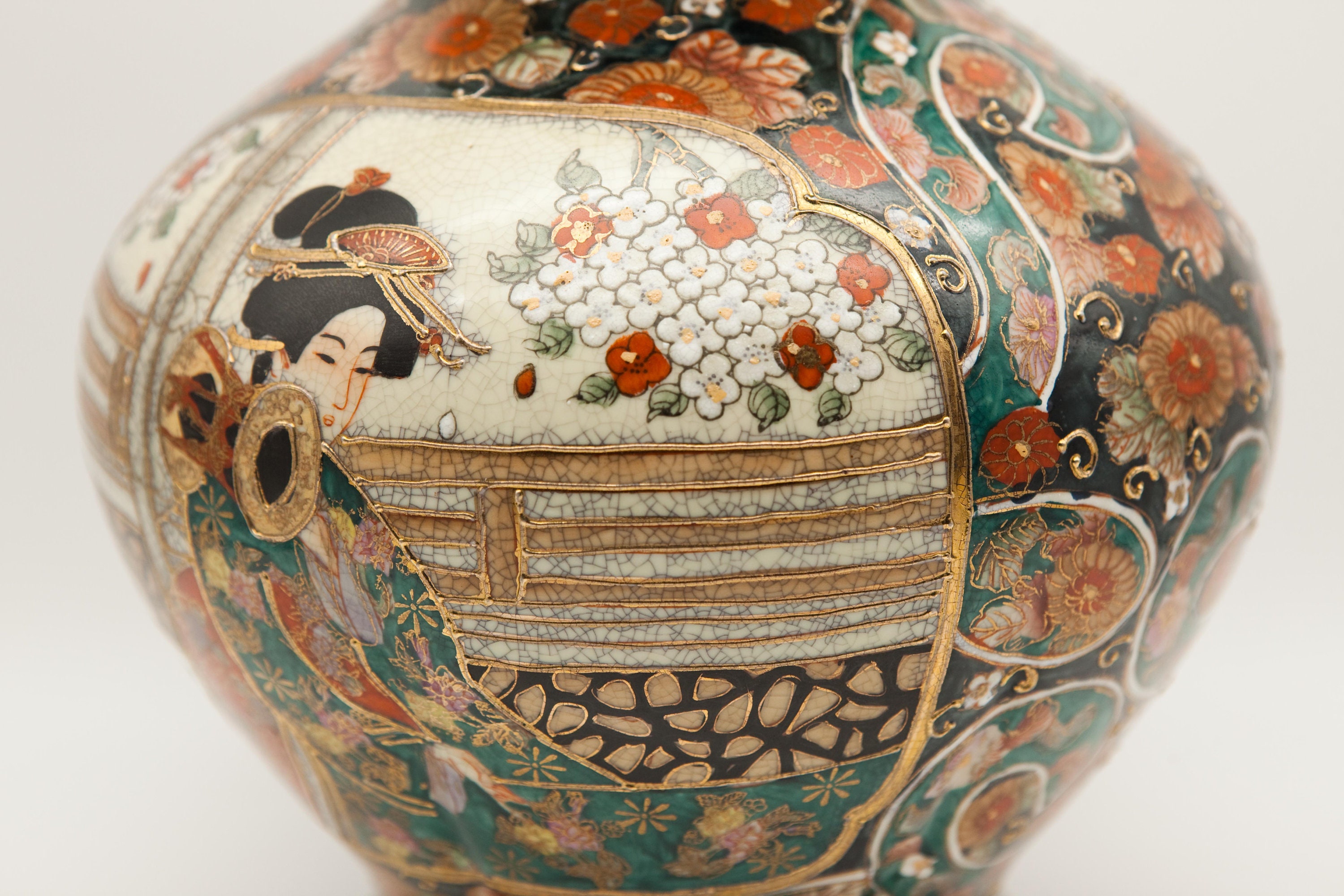Satsuma Ginger Jar With Lid Decorated With a Geisha and Flowers ...