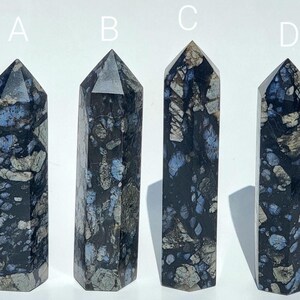 UV Reactive Que Será Crystal Towers - Llanite Crystal Tower - Galaxy ...