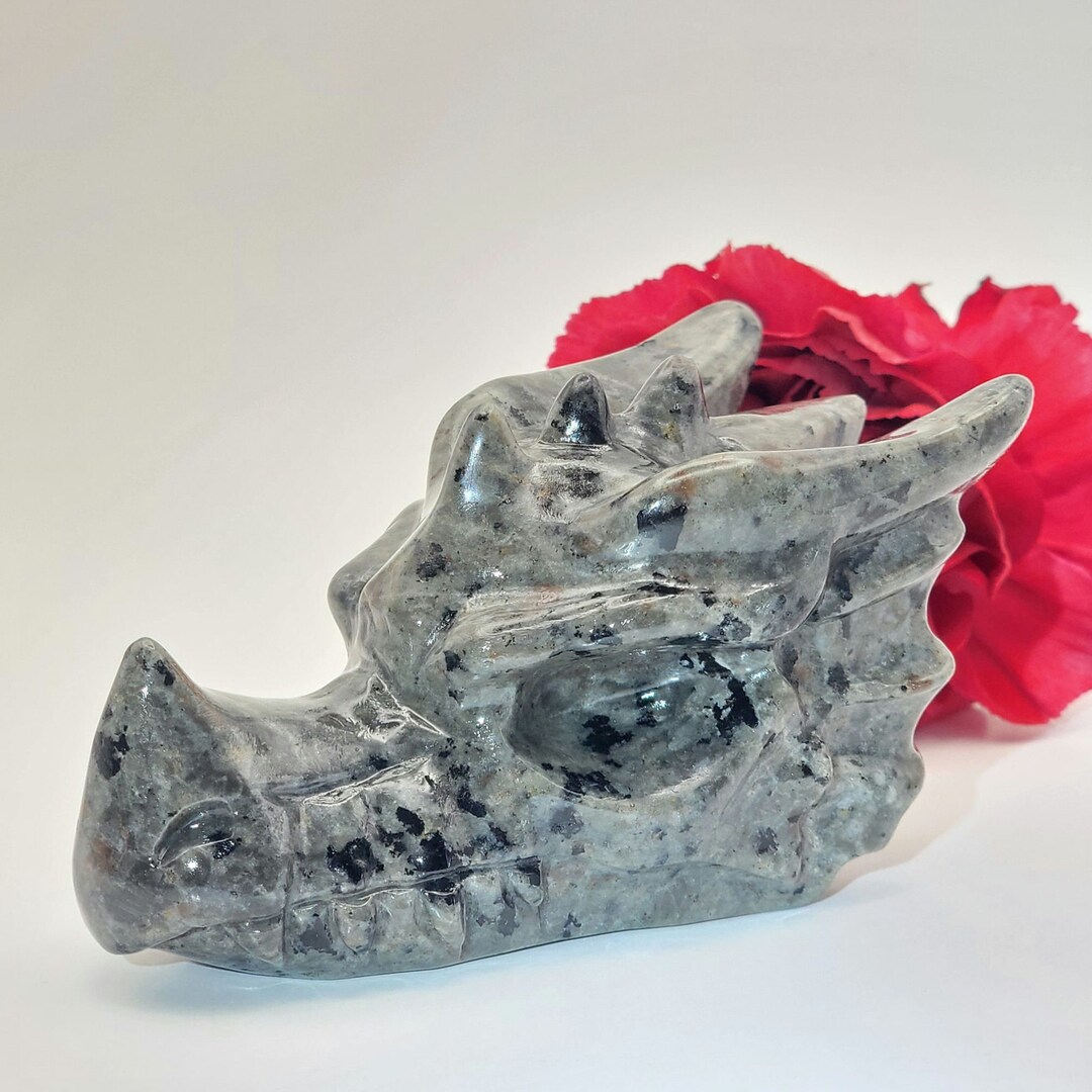 Yooperlite Dragon Skull Carving: Large UV Reactive Crystal Head - Etsy