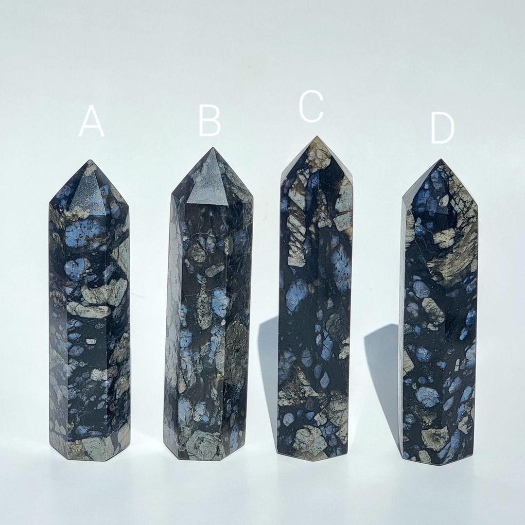 UV Reactive Que Será Crystal Towers - Llanite Crystal Tower - Galaxy ...