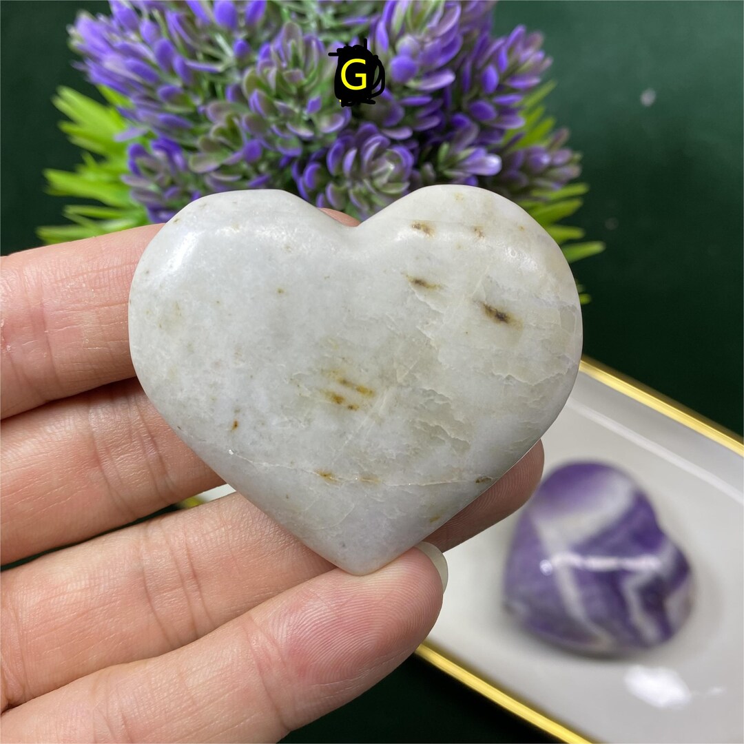 UV Reactive Hackmanite Heart ,hackmanite Carving,hackmanite Crystal ...