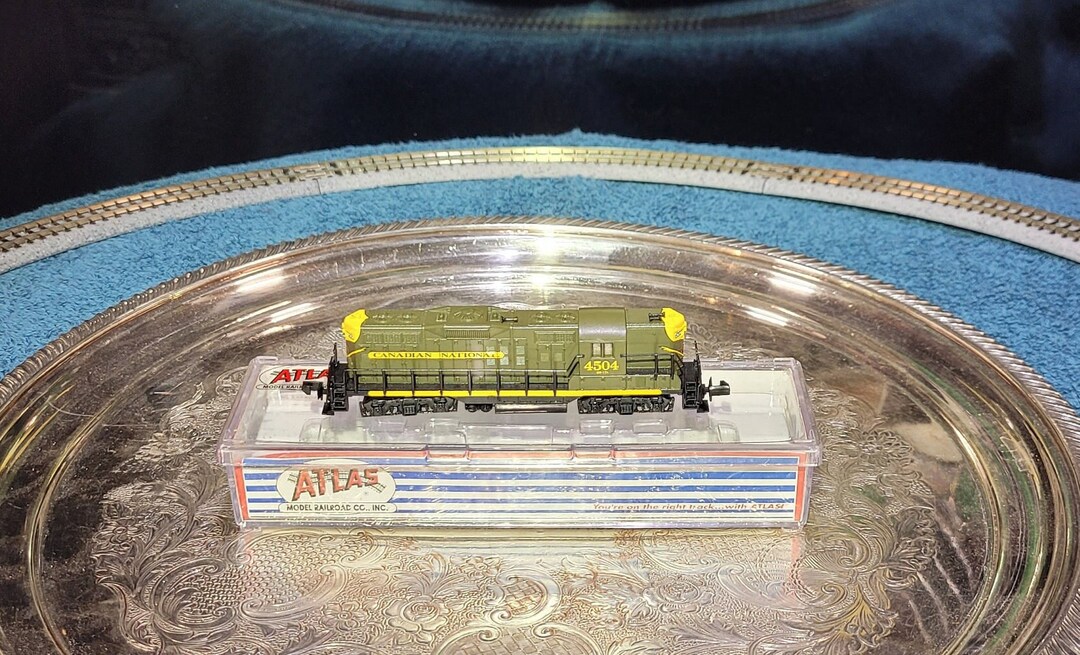Vintage N Scale Atlas Canadian National GP-9 Locomotive - Unit 4504 - Etsy