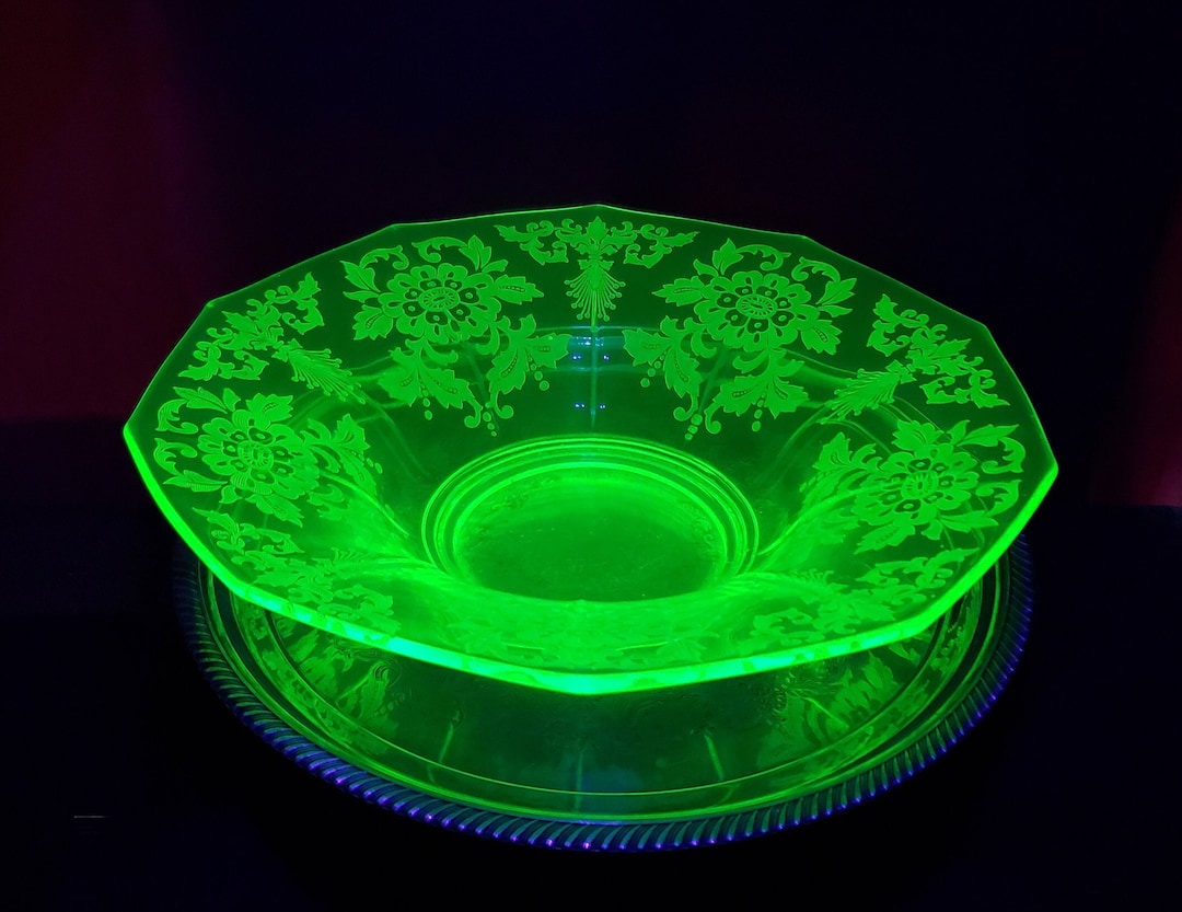Vintage Cambridge Uranium Glass Bowl: Lorna Pattern Centerpiece - Etsy