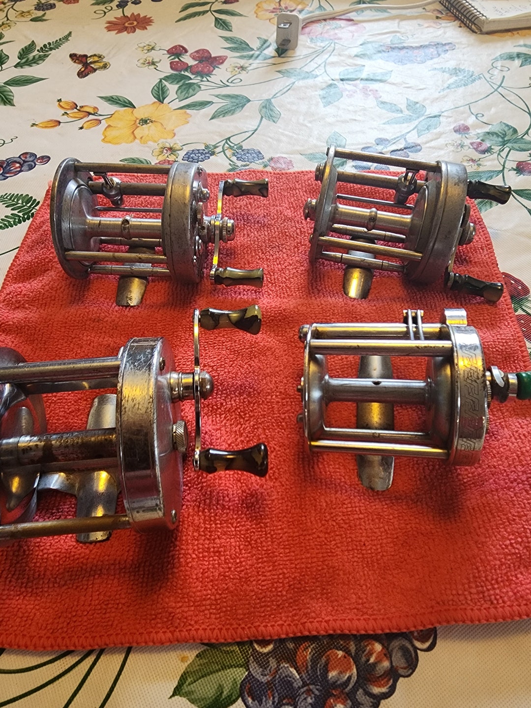 Vintage 4 Bait Cast Reels - Etsy