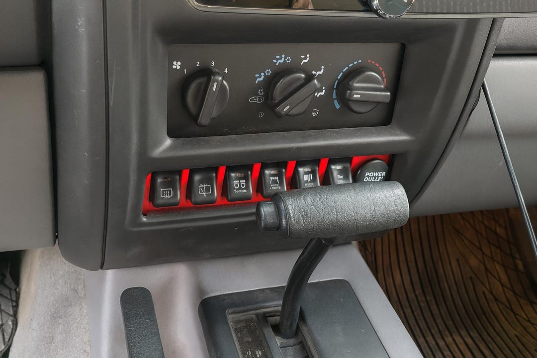 Jeep Cherokee XJ Dash Switch Panel: 6 OE Switch + USB/12V - 3D Printed ...