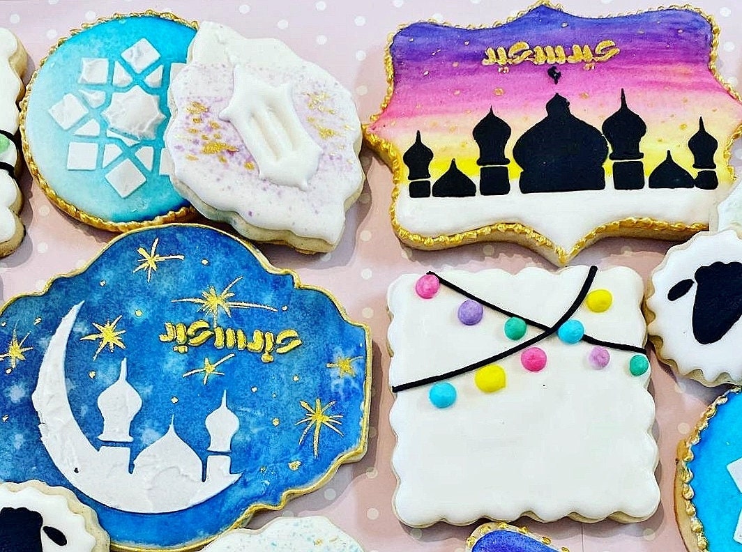 A Set of 24 Eid Al-adha Cookies in a Gift Box, Halal Cookies for Eid ...