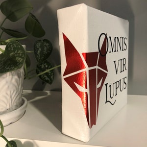 Omnis Vir Lupus Everyone a Wolf Pierce Brown Red Rising Howler for Life ...