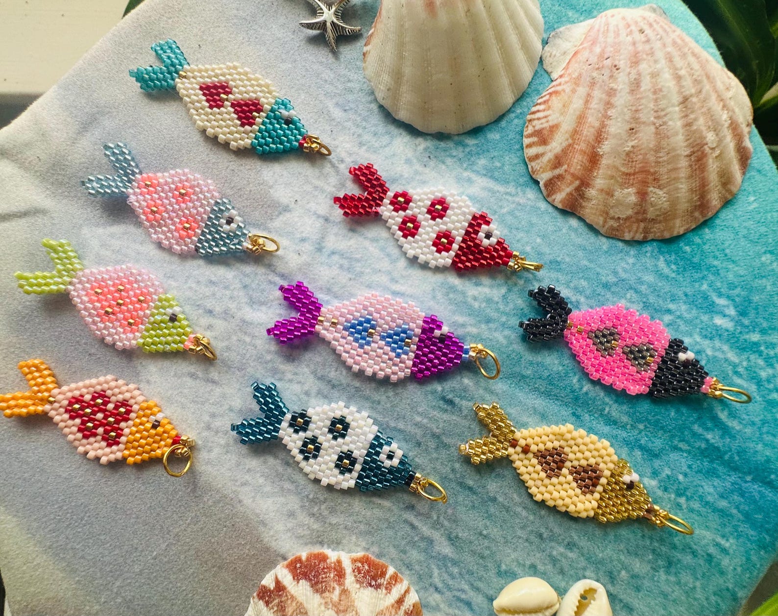 MIYUKI FISH CHARM| Beaded Fish Pendant | Beach Jewelry | Dije De Pez ...