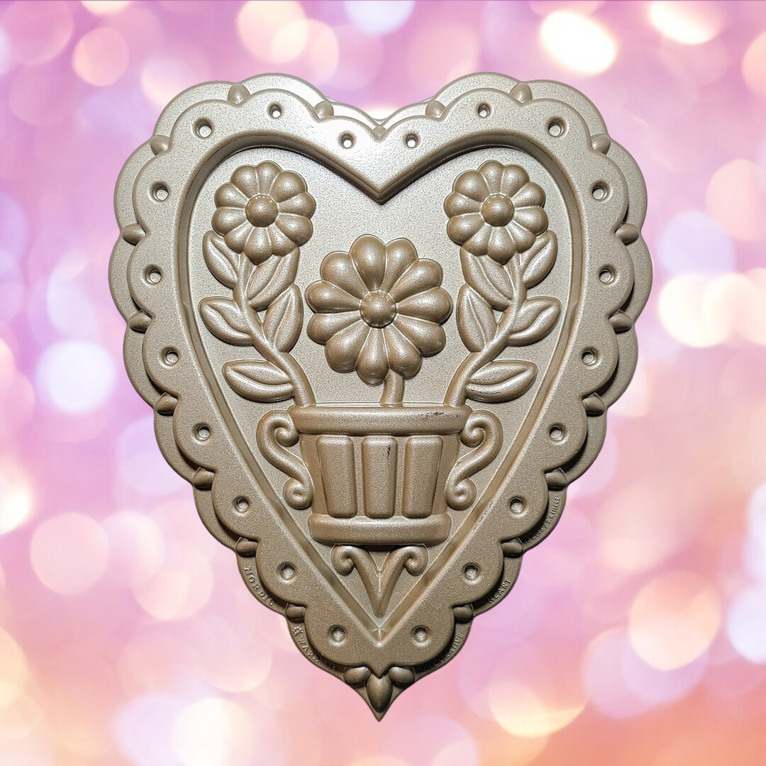 New Nordic Ware Valentine's Day Decorative Heart Cake Baking Bake Pan ...