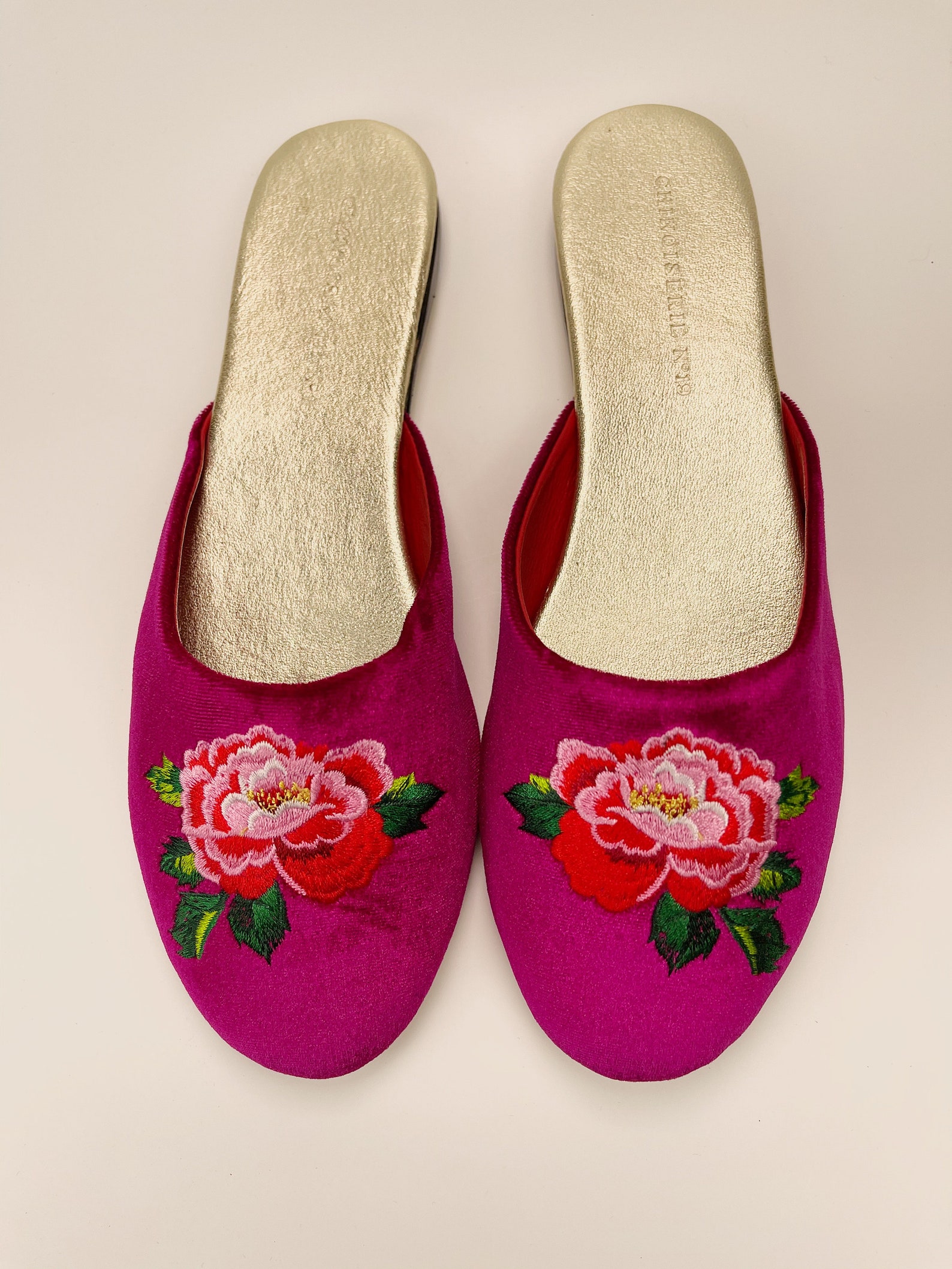Embroidered peony velvet mules women velvet slippers luxury - Etsy España