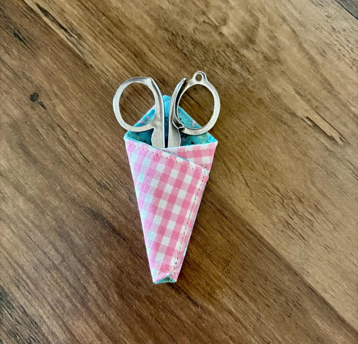 Mini Scissor Holder Sewing Pattern: Beginner-friendly PDF (1 3/4" X 4 1 ...