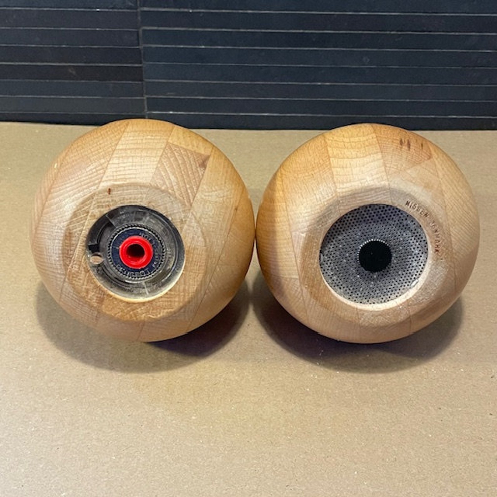 Nissen Denmark - Salt and Pepper Teak Set. Modern Salt & Pepper ...