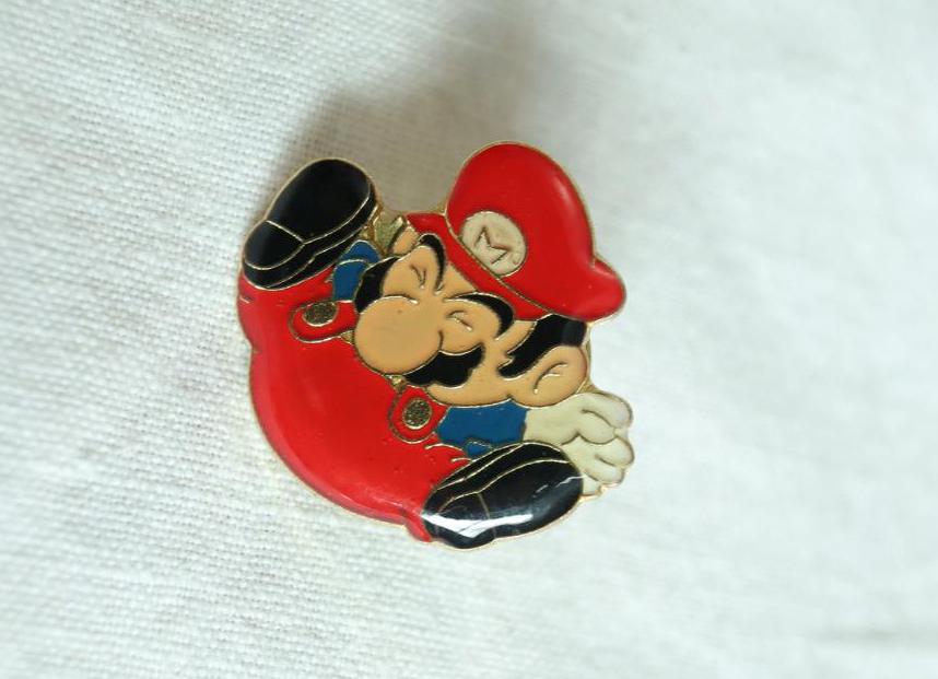 1988 Nintendo Super Mario Bros. – 80s Vintage Collectors Pins / 1 Inch ...