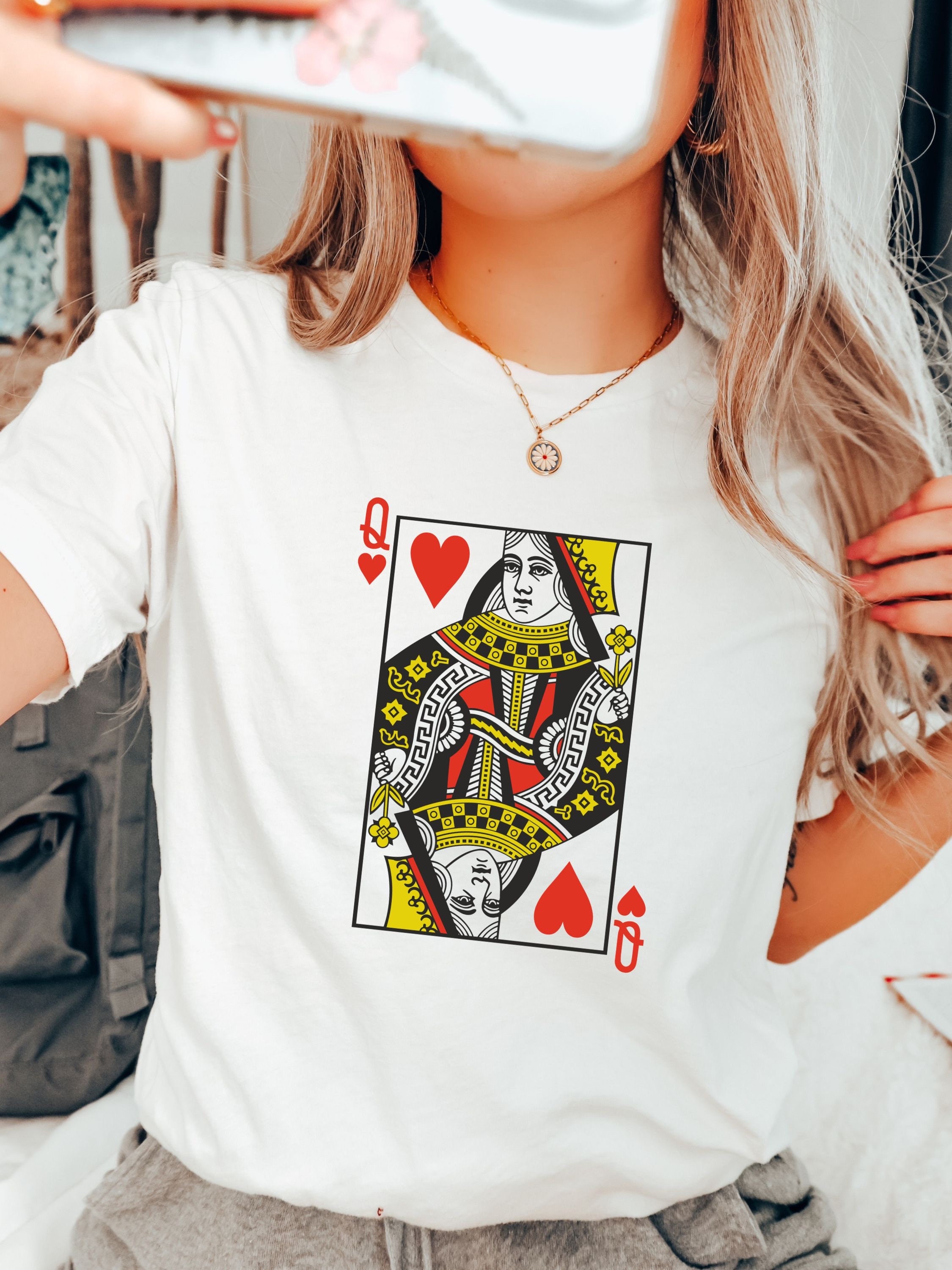 Queen of Hearts Queen Playing Card Vintage Retro Alicer in Wonderland ...