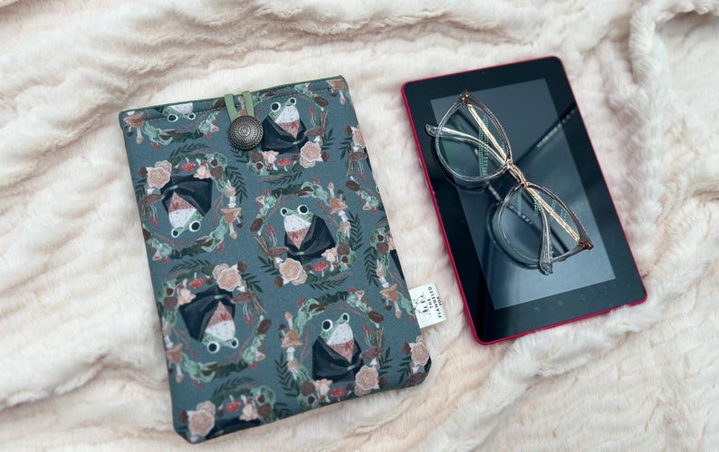 Cypress Frogs E-reader Padded Cover, Kindle, Kobo, iPad Mini Protector ...