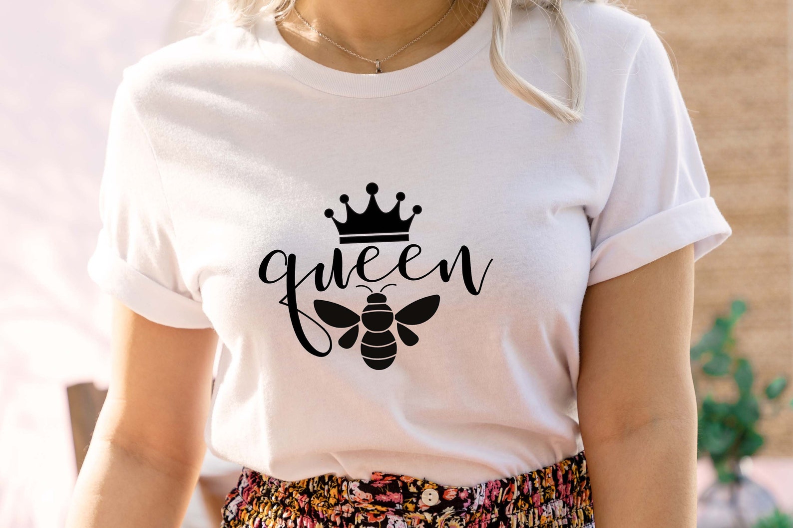 Queen Bee Shirt , Gift Shirt for Friend, Queen Shirt, Bee Shirt, Gift ...