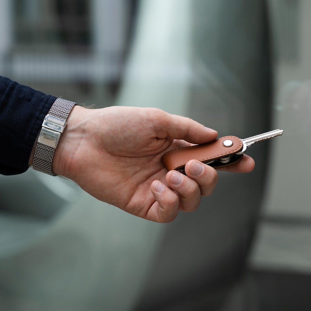 Minimalist Leather Key Holder–free Multi Tool – Compact Leather Key ...