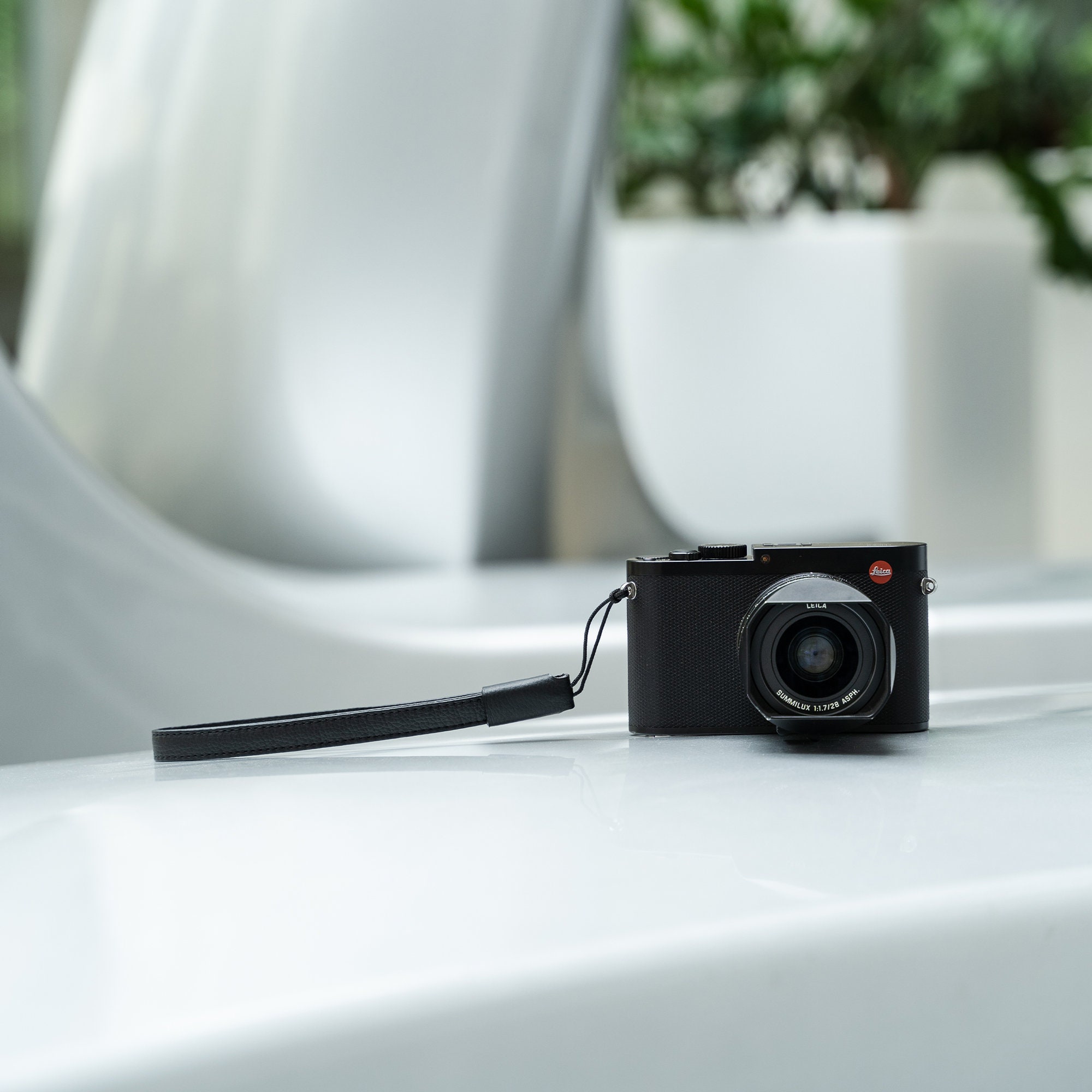 Minimalist Black Leather Camera Wrist Strap: Italian Full-grain - Etsy