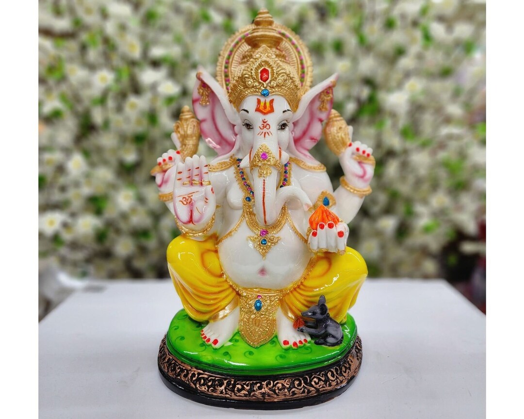 Lord Ganesha Beautiful Statue Hindu God Statue Ganesha Idol Ganesh God ...