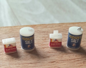 Dollhouse Miniature Salt and Pepper Shakers Kitchen Utensil Salt Shaker ...