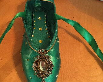 Painted Pointe Shoe - Etsy