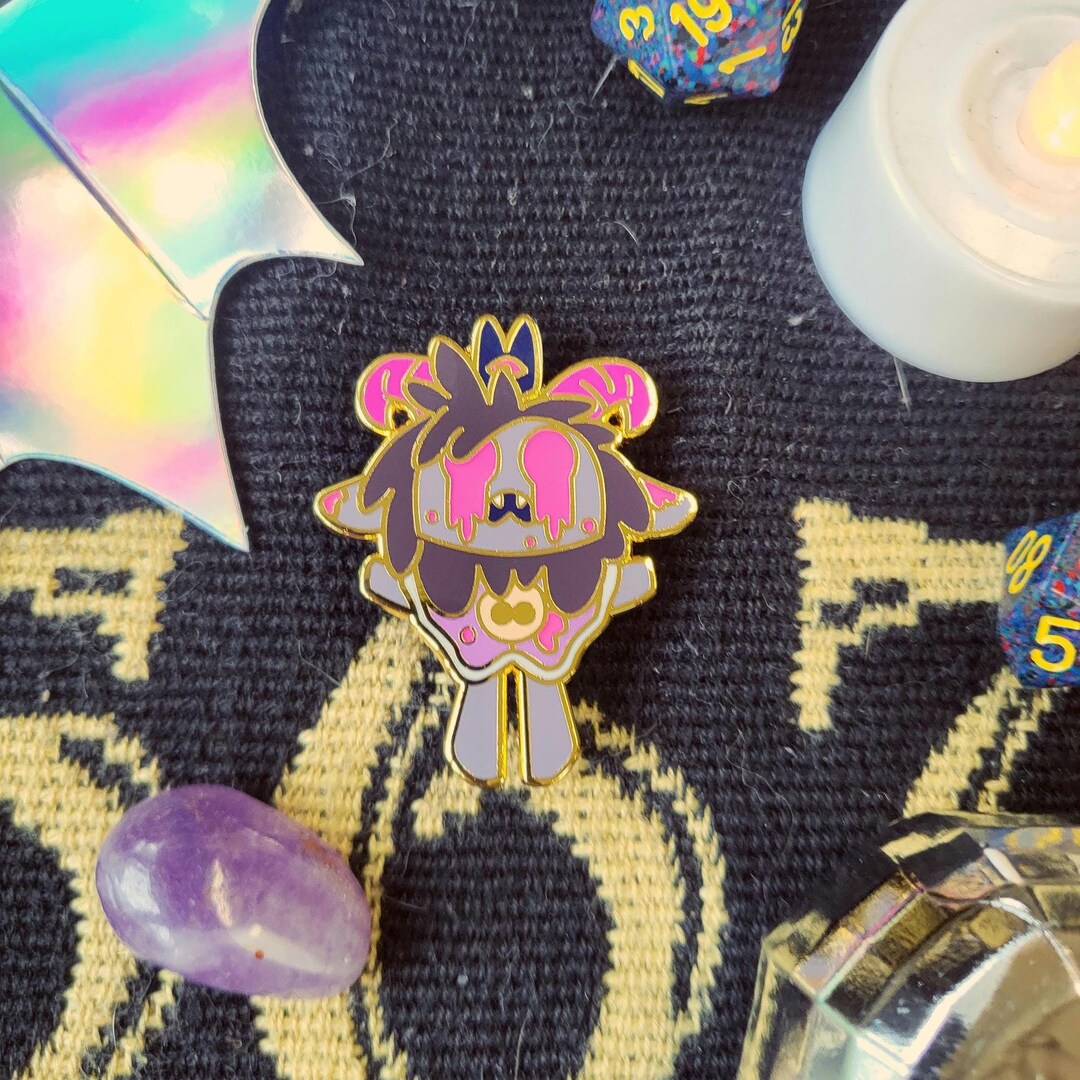 Cult of the Lamb Enamel Pin - the Goat - Halloween Enamel Pin - Glow in ...