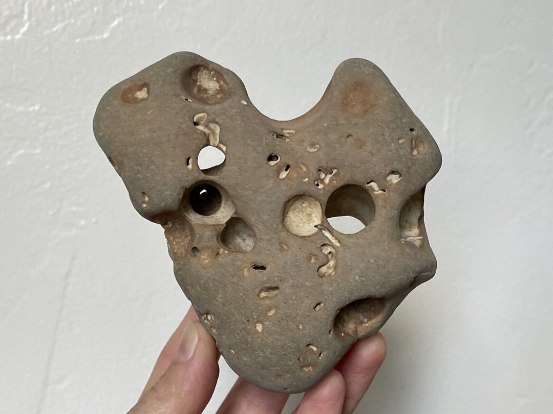 14 Oz Genuine HOLEY HEART STONE Indent Heart-shaped Hag Love Pebble ...