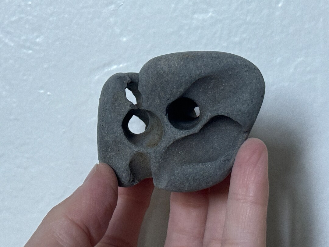 2oz Genuine HOLEY HAG STONE Holed Rock Through Hole Ocean Pebble Hex ...