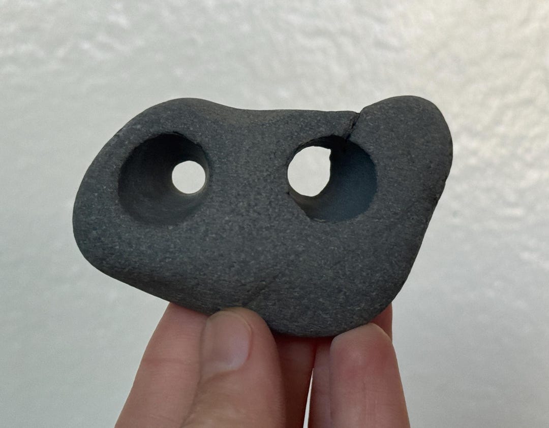 1 Oz Genuine HOLEY HAG STONE Indent Hole Rock Ocean Beach Pebble Faerie ...