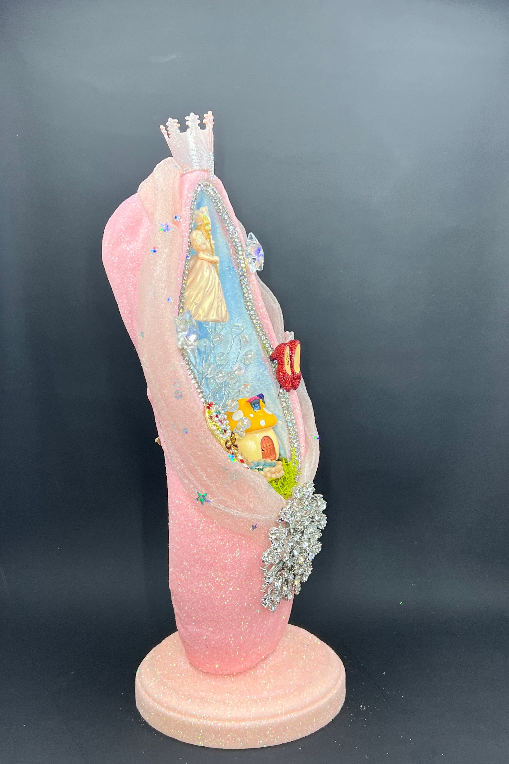 Wizard of Oz Glinda and the Munchkin Land Pointe Shoe - Etsy